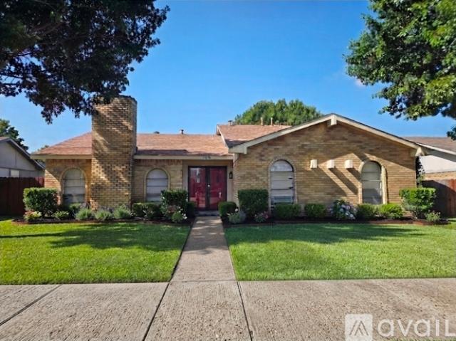 3 BR, 2 BA Apartment 10218 White Elm Rd, Dallas, TX 75243