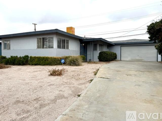 3 BR, 2 BA Apartment 1021 E Ave J 9, Lancaster, CA 93535