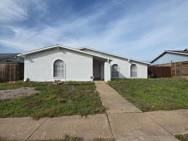 3 BR, 2 BA Apartment 10247 Green Ash Rd, Dallas, TX 75243