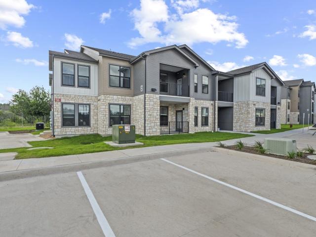 3 BR, 2 BA Apartment 10258 Old Lockhart Road Unit 3207, Austin, TX 78747