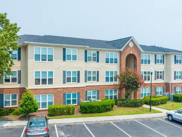 3 BR, 2 BA Apartment 1025 Kensington Dr Unit 33636, Jacksonville, NC 28546