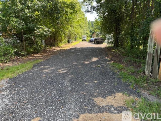 3 BR, 2 BA Apartment 1026 Oakland Ave, Columbia, SC 29203