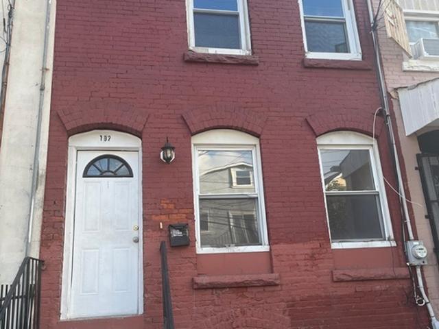 3 BR, 2 BA Apartment 102 9th Avenue, Newark, NJ 07107