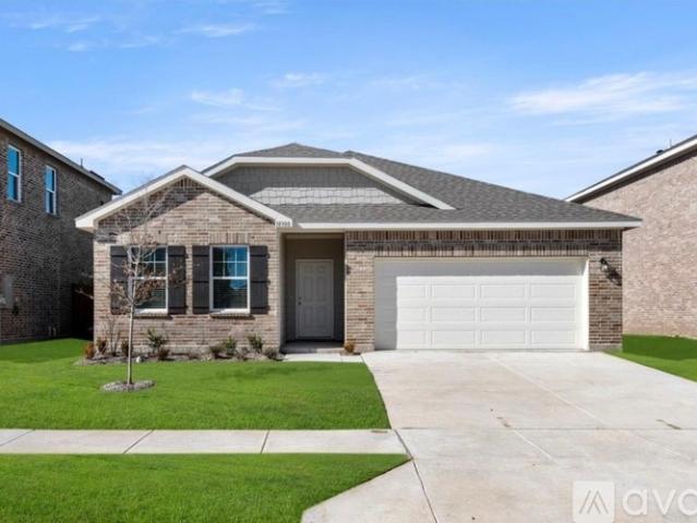 3 BR, 2 BA Apartment 10308 Holy Cross Ln, Crowley, TX 76036