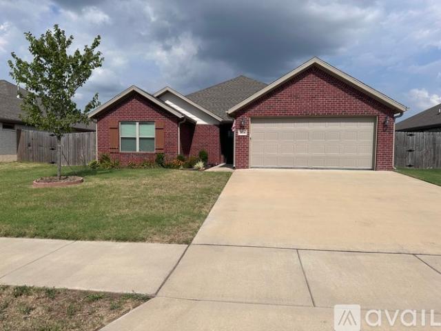 3 BR, 2 BA Apartment 1030 Moonrise Street, Centerton, AR 72719