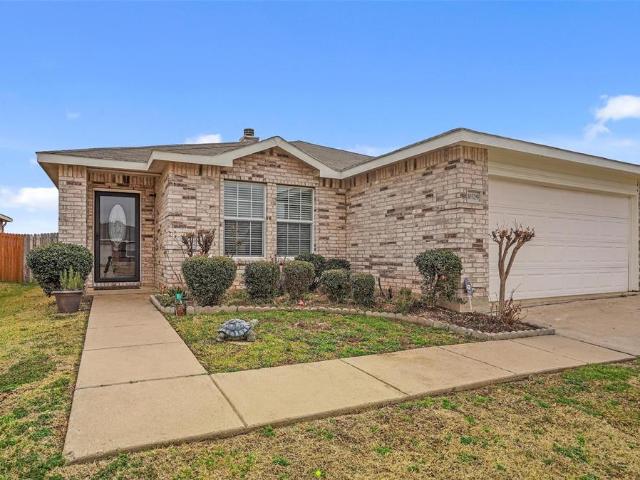 3 BR, 2 BA Apartment 10329 Tammaron Trl, Fort Worth, TX 76140