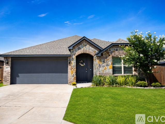 3 BR, 2 BA Apartment 1032 Fairfax Drive, Godley, TX 76044