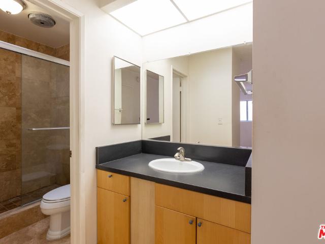 3 BR, 2 BA Apartment 1033 6th Street, Santa Monica, CA 90403