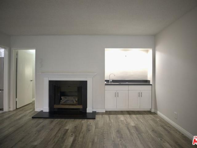 3 BR, 2 BA Apartment 1033 6th Street, Santa Monica, CA 90403