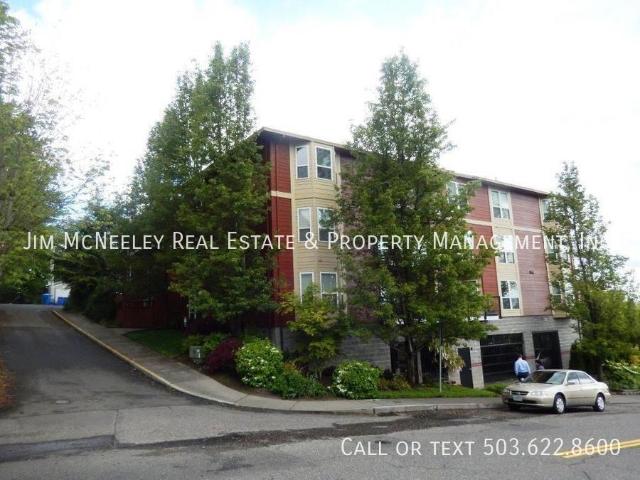 3 BR, 2 BA Apartment 1033 SW Gibbs Street, Portland, OR 97239