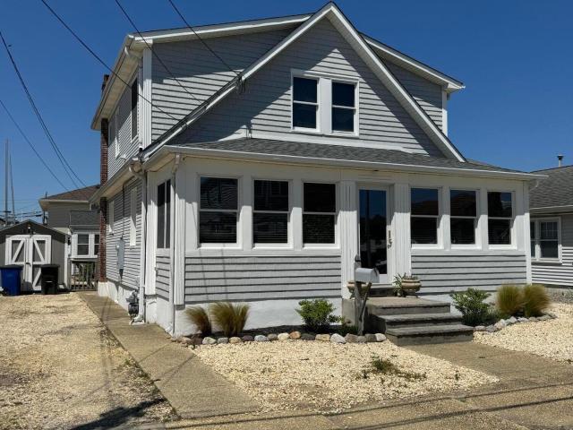 3 BR, 2 BA Apartment 107 Bond Ave, Lavallette, NJ 8735