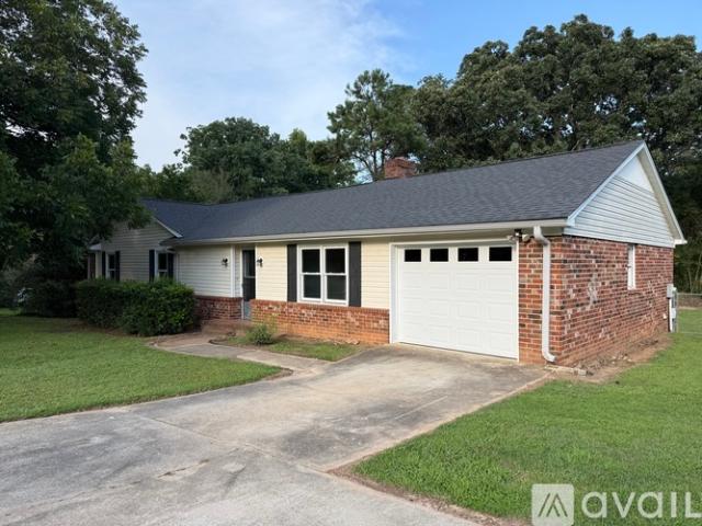 3 BR, 2 BA Apartment 104 Hudson Farm Rd, Greer, SC 29650
