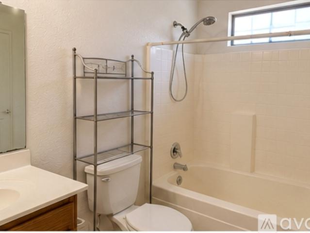 3 BR, 2 BA Apartment 10531 West Papago Street, Tolleson, AZ 85353