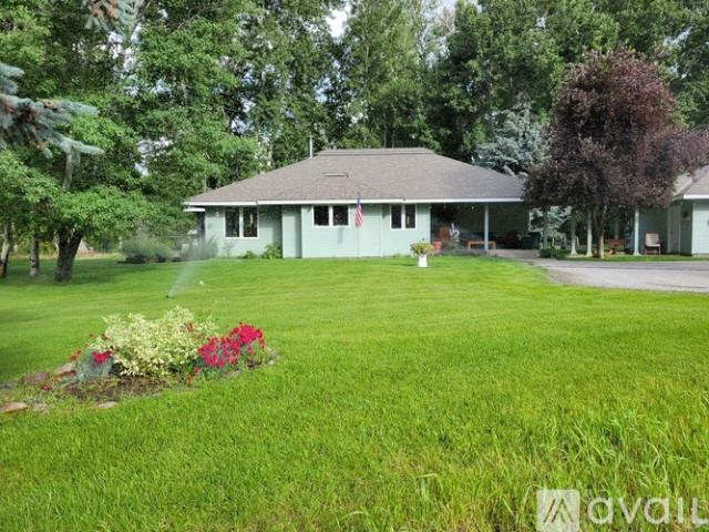 3 BR, 2 BA Apartment 105 Willow Road, Hailey, ID 83333