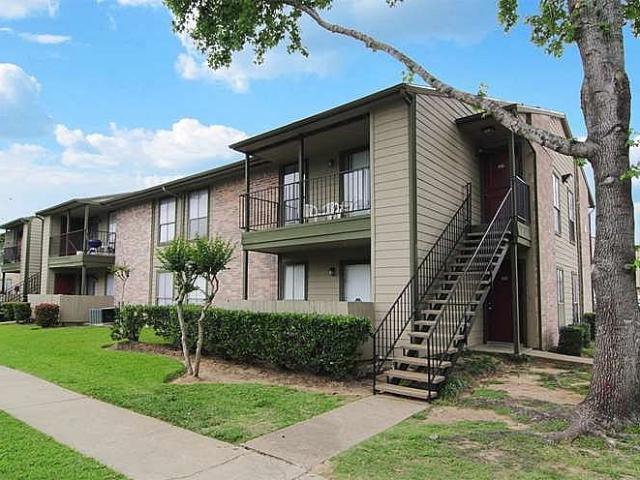 3 BR, 2 BA Apartment 10601 Sabo Road Unit 155, Houston, TX 77089