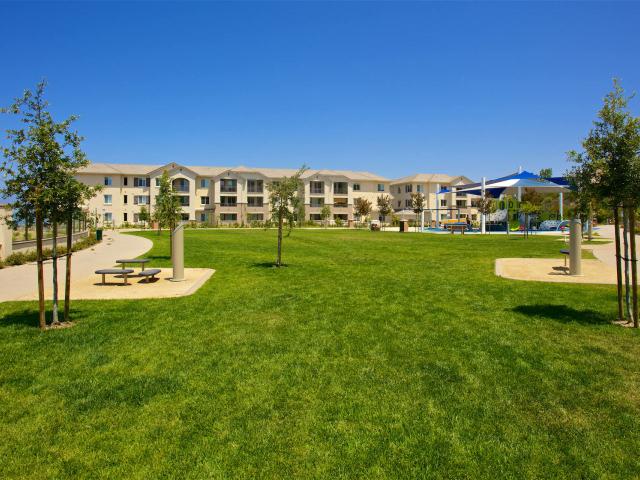 3 BR, 2 BA Apartment 10615 Calle Mar De Mariposa Unit 1113, San Diego, CA 92130