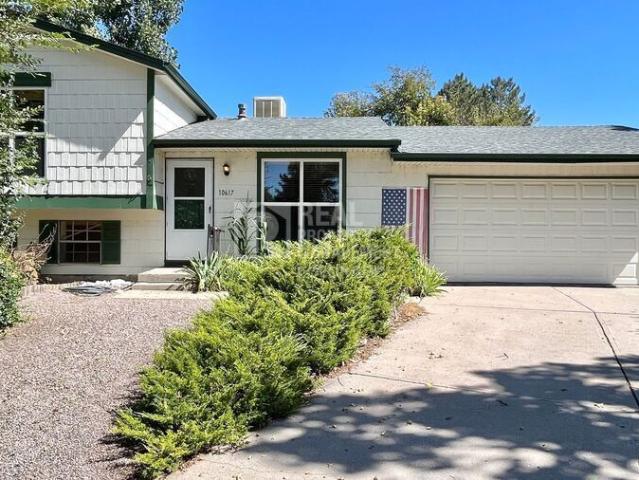 3 BR, 2 BA Apartment 10617 W Lehigh Pl, Lakewood, CO 80235