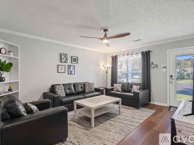 3 BR, 2 BA Apartment 106 Willow Grove Ct, Sherwood, AR 72120