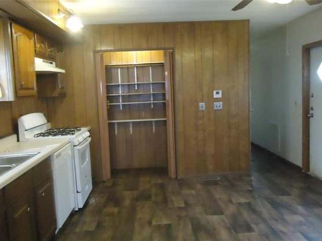 3 BR, 2 BA Apartment 106 Gossett St, Highlands, TX 77562