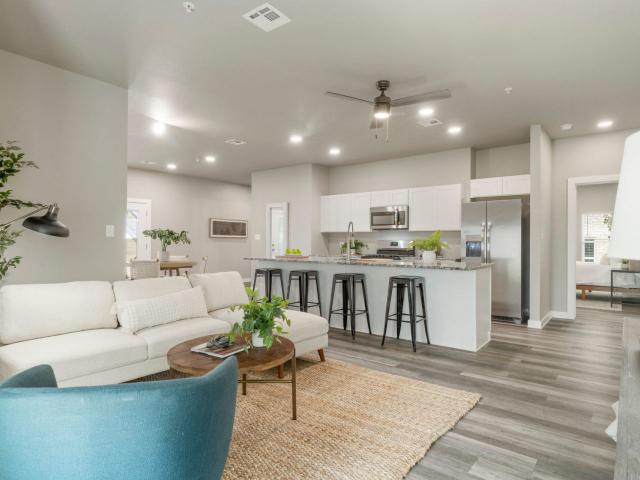 3 BR, 2 BA Apartment 10700 Douglas Circle Unit 10737, Jenks, OK 74037