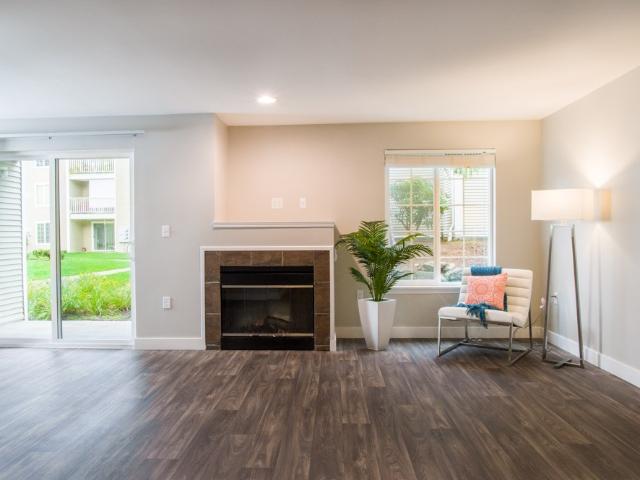 3 BR, 2 BA Apartment 10710 SE 256th St Unit E301, Kent, WA 98030