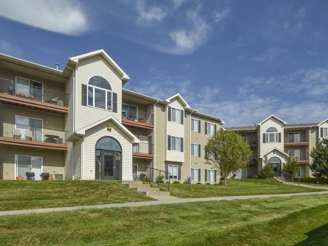 3 BR, 2 BA Apartment 10901 Jaynes Plaza Unit 1716, Omaha, NE 68164