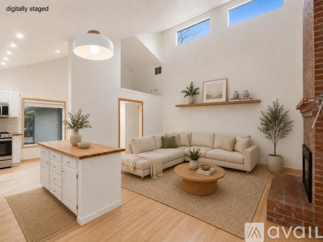 3 BR, 2 BA Apartment 10946 SW 65th Ave, Portland, OR 97219