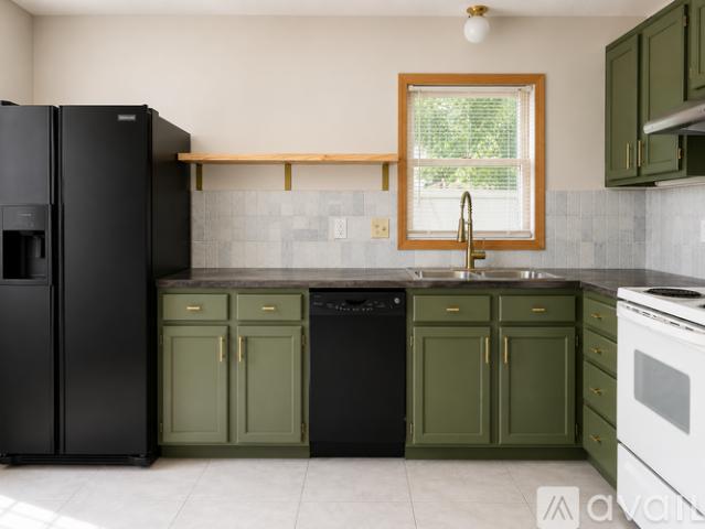 3 BR, 2 BA Apartment 10 Miami Cir, Asheville, NC 28704