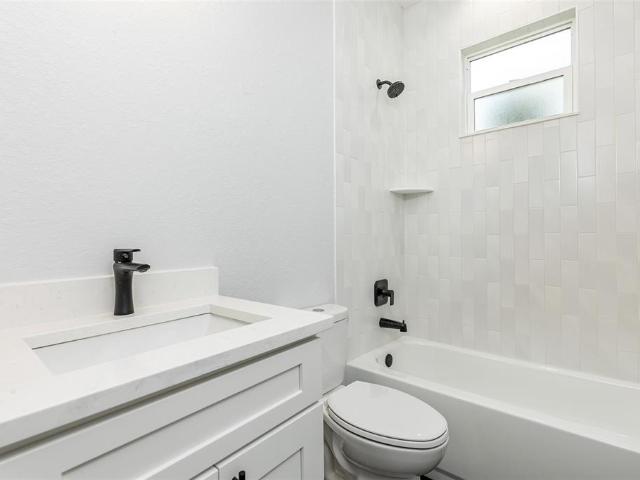 3 BR, 2 BA Apartment 113 West Elm Street, Tampa, FL 33604