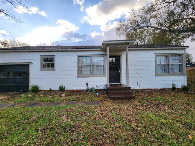 3 BR, 2 BA Apartment 1104 East Sycamore Street, Navasota, TX 77868