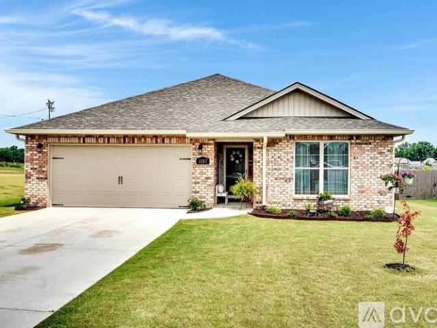 3 BR, 2 BA Apartment 1107 Colonial Drive Southwest, Cullman, AL 35055