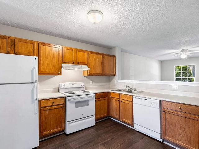 3 BR, 2 BA Apartment 1110 Williamsboro Street Unit 606, Oxford, NC 27565