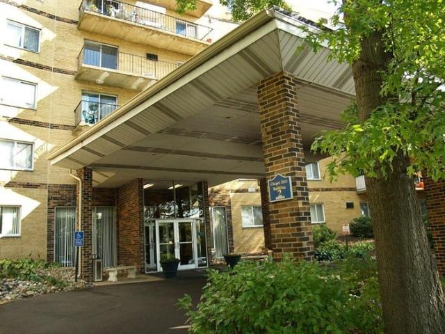 3 BR, 2 BA Apartment 1111 Independence Ave Akron, OH 44310