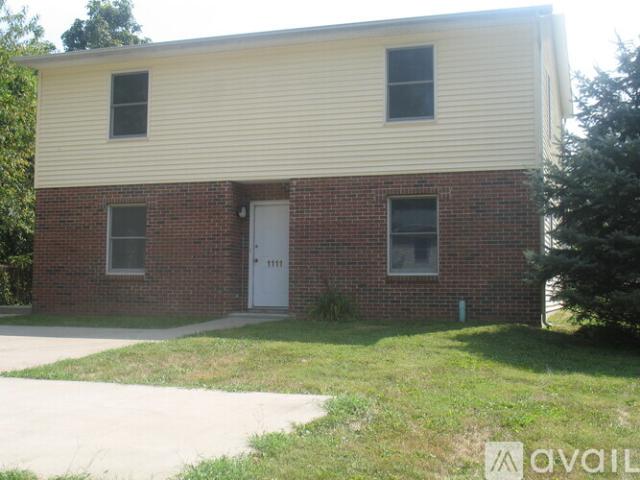 3 BR, 2 BA Apartment 1111 South Park Avenue, Bloomington, IN 47401