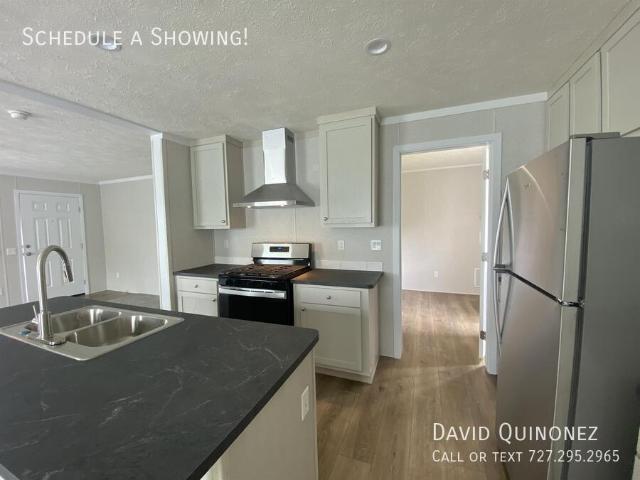 3 BR, 2 BA Apartment 112 Murray Dr Rockford, IL 61109