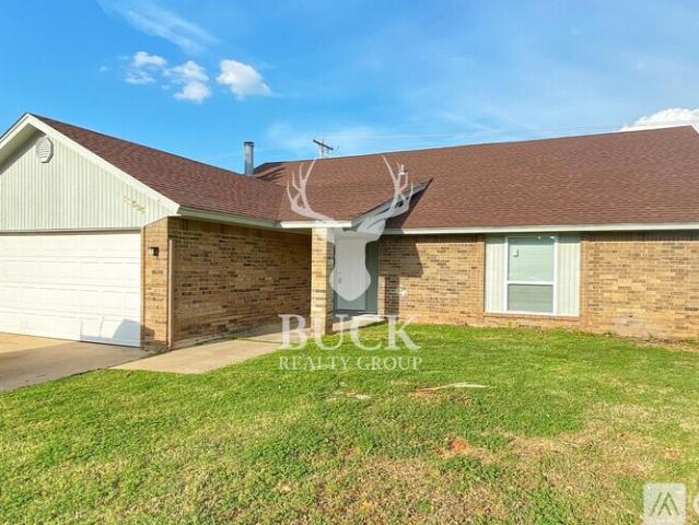 3 BR, 2 BA Apartment 11300 Cimarron Dr, Oklahoma City, OK 73162
