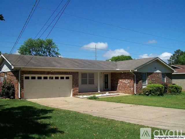 3 BR, 2 BA Apartment 11318 Crestfield Dr SE, Huntsville, AL 35803