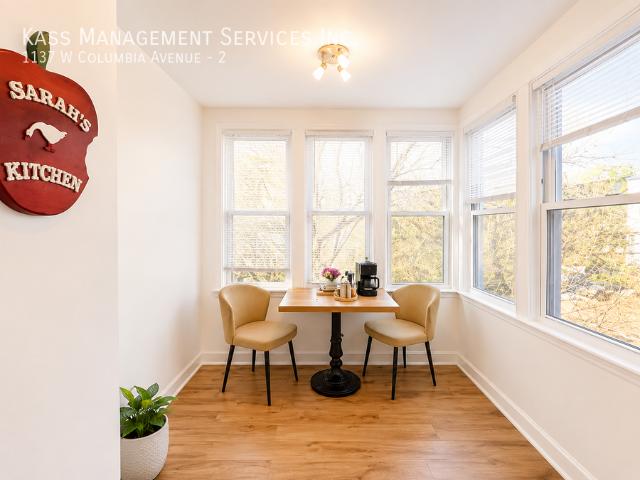 3 BR, 2 BA Apartment 1137 W Columbia Avenue, Chicago, IL 60626