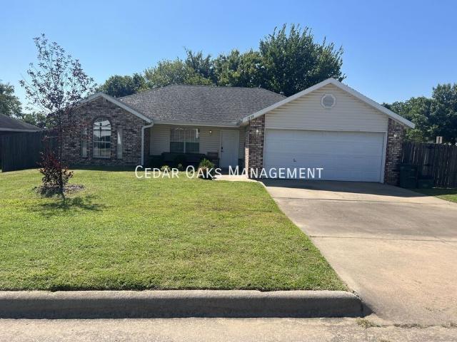3 BR, 2 BA Apartment 1139 S Camellia Ln, Fayetteville, AR 72704