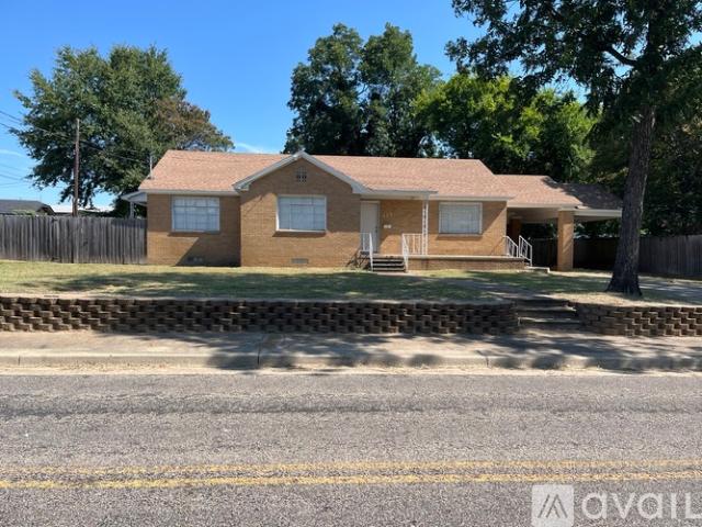 3 BR, 2 BA Apartment 117 East 12 Th Street, Mount Pleasant, TX 75455
