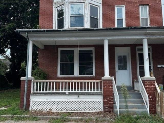 3 BR, 2 BA Apartment 117 Houston Ave Harrisburg, PA 17103
