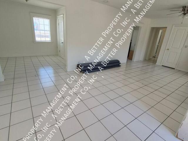 3 BR, 2 BA Apartment 1144 Gladys, Long Beach, CA 90804
