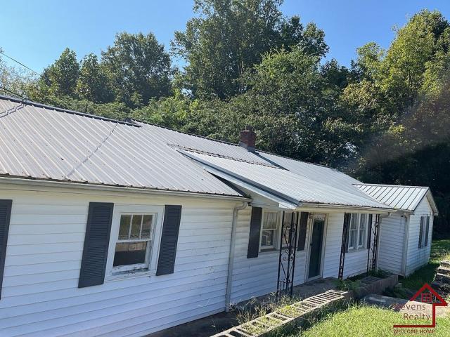 3 BR, 2 BA Apartment 114 Knowles St, Sparta, TN 38583