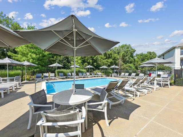 3 BR, 2 BA Apartment 11507 Maple Brook Drive Unit 02 102, Louisville, KY 40241