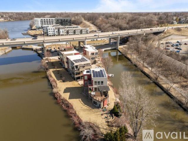 3 BR, 2 BA Apartment 1155 E Banta Ct, Unit 1155, Appleton, WI 54915