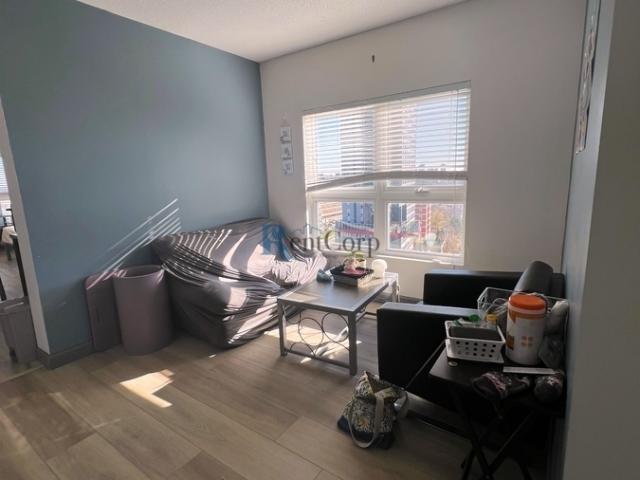 3 BR, 2 BA Apartment 1157 258A Sunview St, Waterloo, ON N2L 0H6