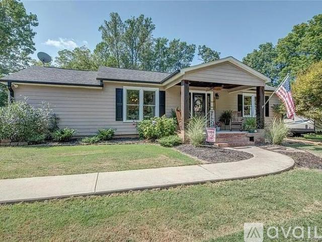 3 BR, 2 BA Apartment 115 Crestview Drive, Belmont, NC 28012