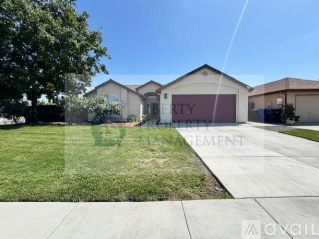 3 BR, 2 BA Apartment 1177 Hartley Dr, Hanford, CA 93230
