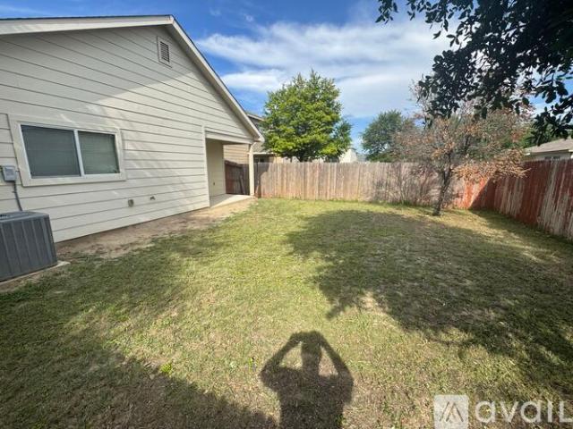 3 BR, 2 BA Apartment 11914 Silver Coins, San Antonio, TX 78254