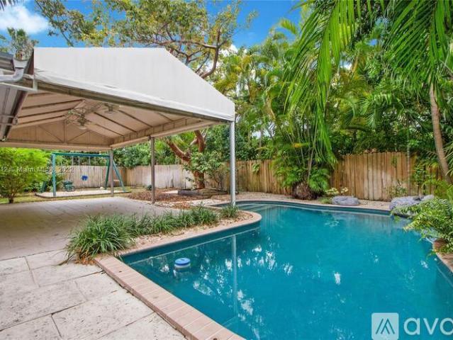 3 BR, 2 BA Apartment 119 Harbor Dr, Key Biscayne, FL 33149
